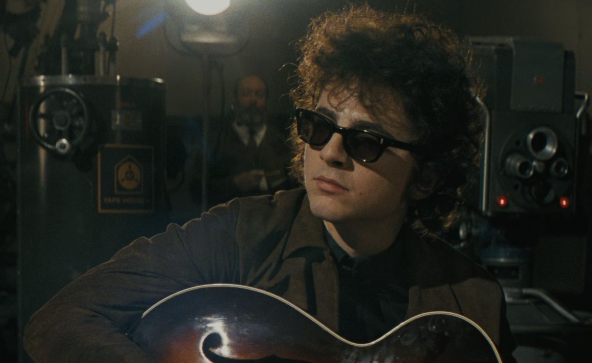 Crítica | Um Completo Desconhecido (2025)